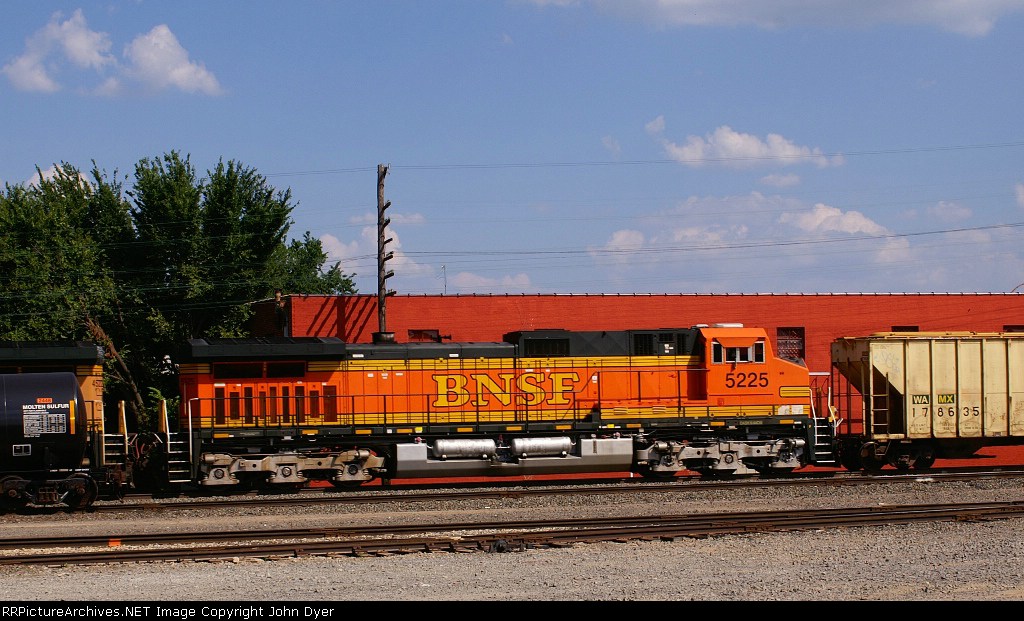 BNSF 5225